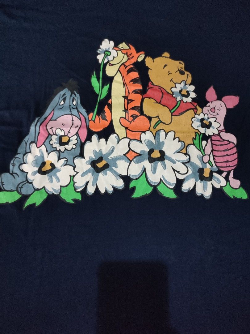 Kaos winnie the pooh, Fesyen Pria, Pakaian , Atasan di Carousell