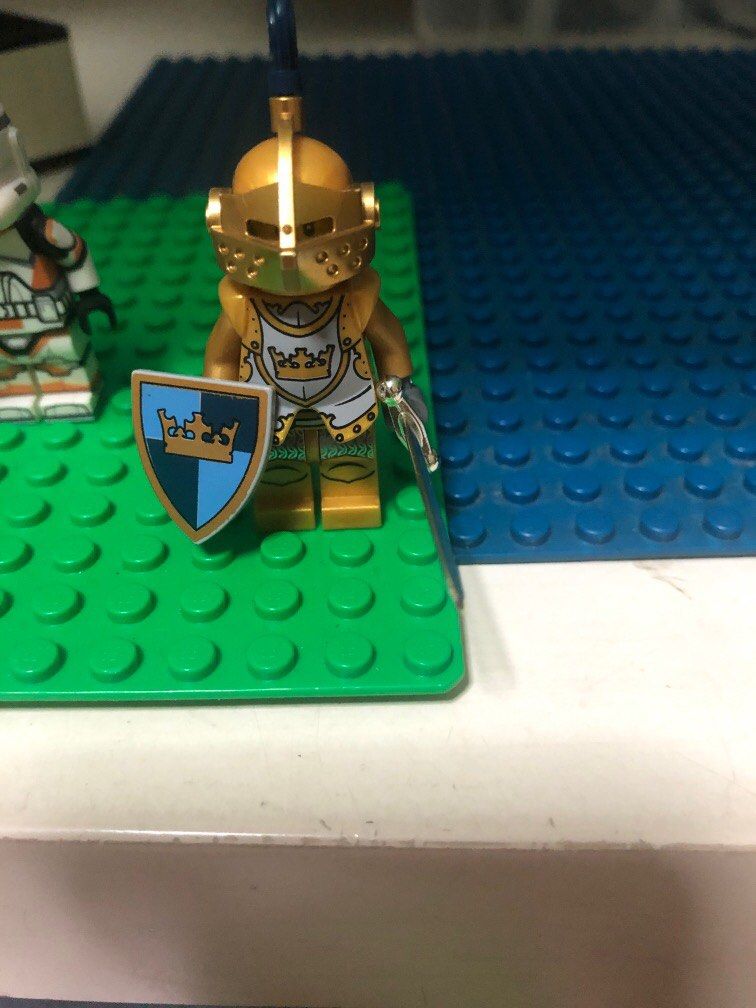 Lego gold knight, Hobbies & Toys, Toys & Games on Carousell