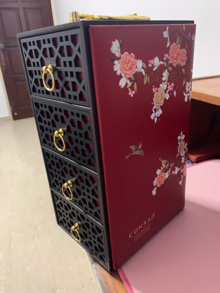 Mooncake box, Women's Fashion, Jewelry & Organisers, Accessory holder ...