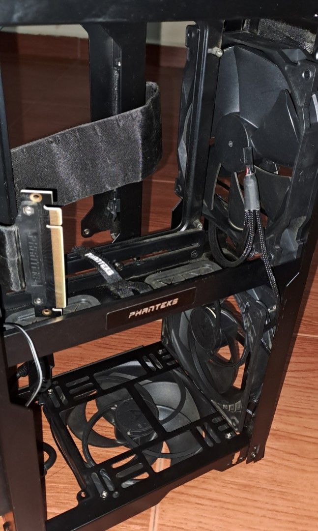 Phantek evolve shift V1 mini ITX case / Mesh panel / 2 Arctic p14 ...