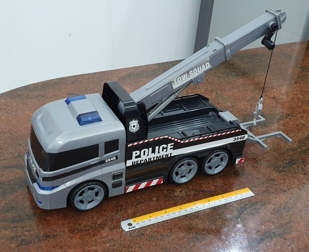 Police tow squad truck, Hobbies & Toys, Toys & Games on Carousell
