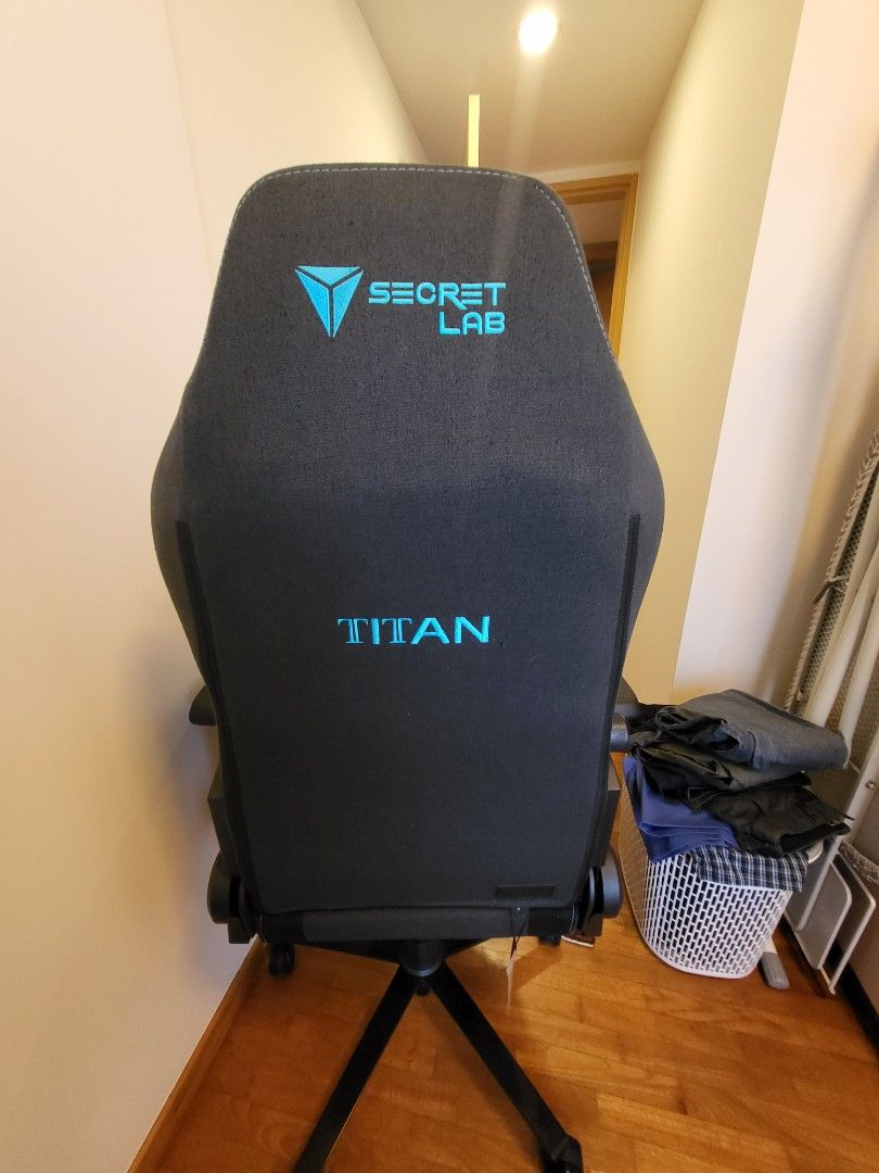 Secretlab TITAN XL 2020, Furniture & Home Living, Furniture, Chairs on ...