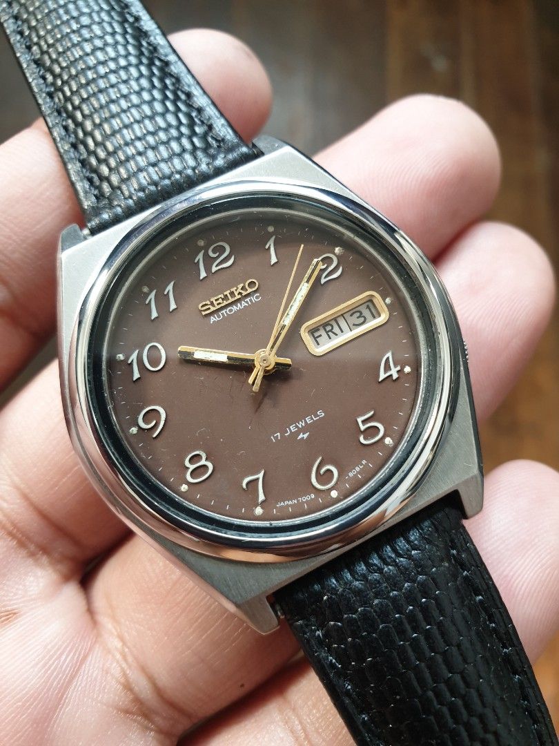 Seiko 7009 choco dial, Men's Fashion, Watches & Accessories, Watches on ...