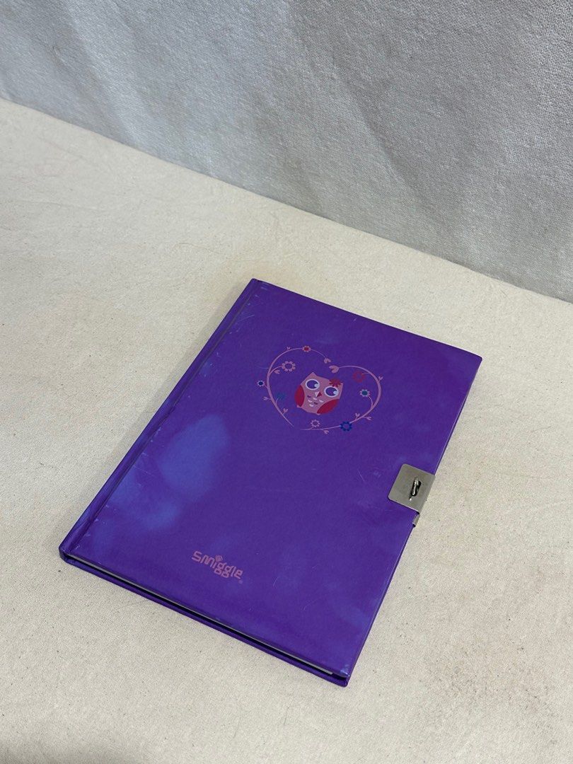 Smiggle diary owl book (changes colour with temperature), Hobbies ...