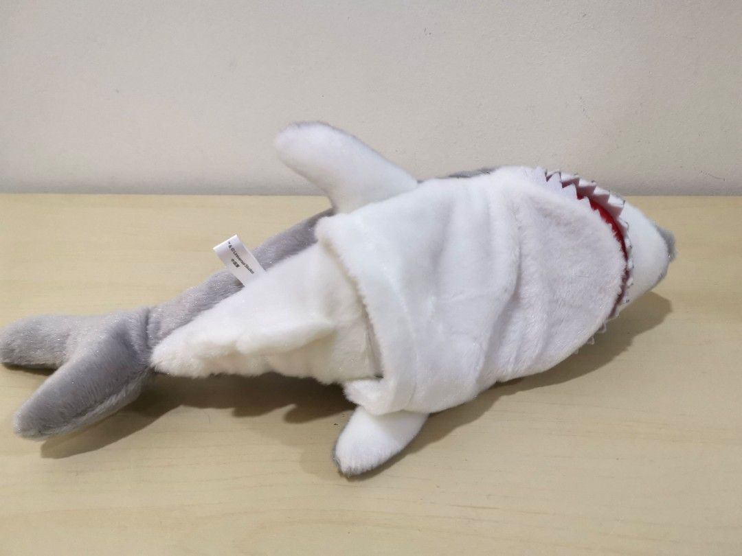 Universal Studio Jaws Hand Puppet, Hobbies & Toys, Toys & Games on ...