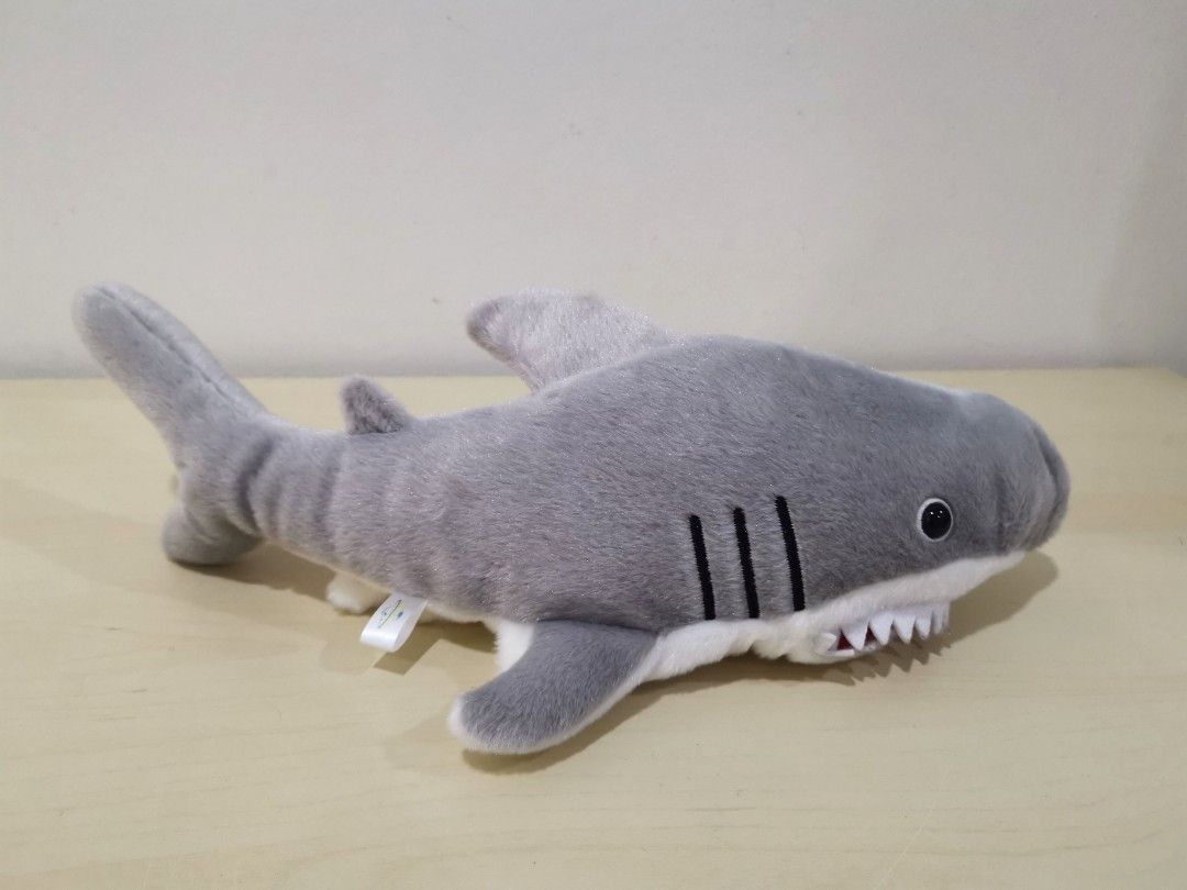Universal Studio Jaws Hand Puppet, Hobbies & Toys, Toys & Games on ...