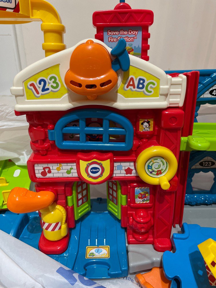 Vtech toot toot drivers fire station, Hobbies & Toys, Toys & Games on ...