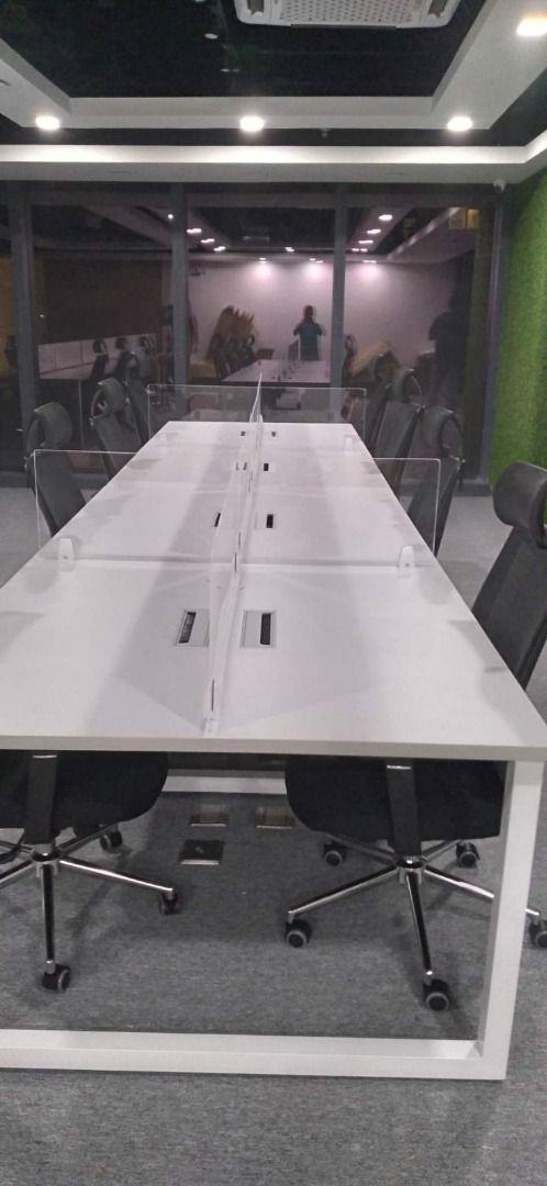 workstation table w/ screen panel//office partition//office furniture ...