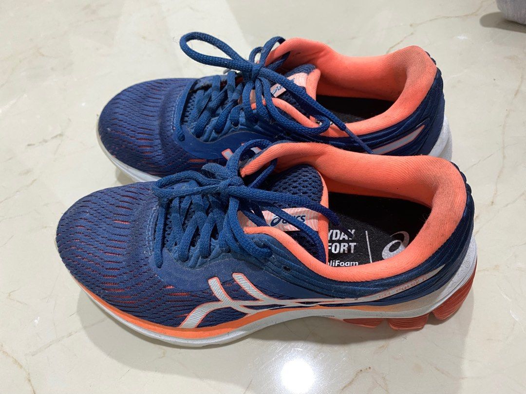 Asics Running Shoes, Women's Fashion, Footwear, Sneakers on Carousell