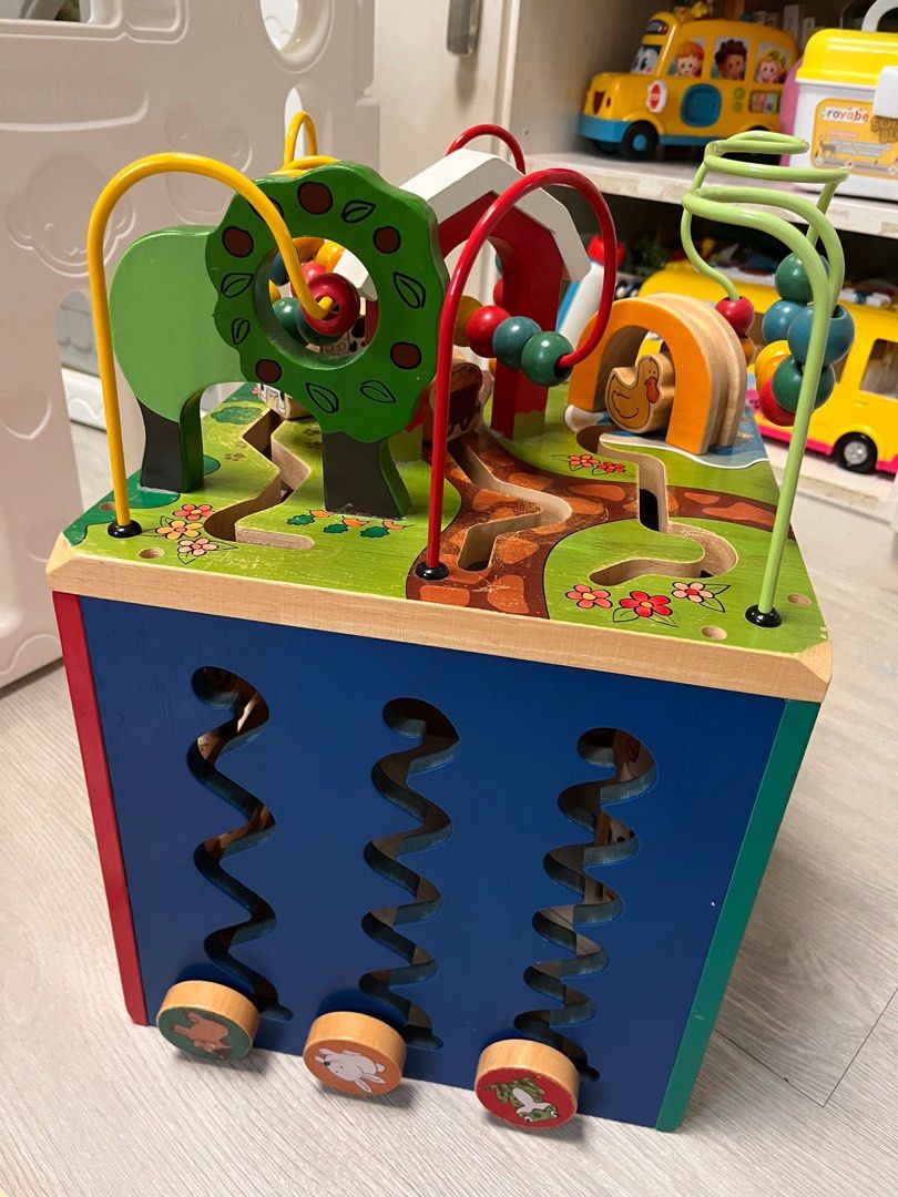 Battat - activity cube - farm animals activity Centre, 兒童＆孕婦用品, 嬰兒玩具 ...