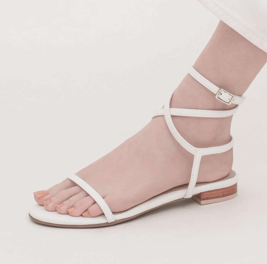 BRAND NEW! Hue Sandals, Women's Fashion, Footwear, Flats & Sandals on ...