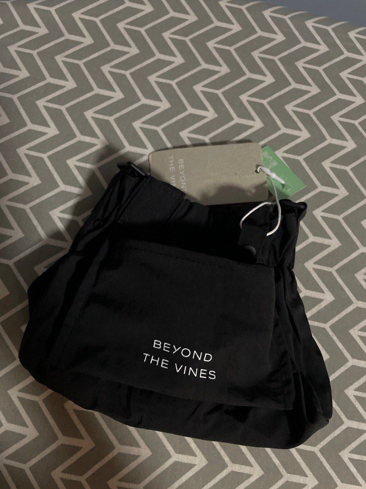 BTV micro dumpling in black, Women's Fashion, Bags & Wallets, Cross ...