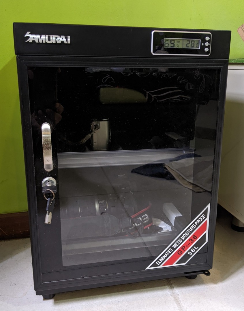 Camera Dry Cabinet 36L(Samurai) in excellent condition, Photography ...