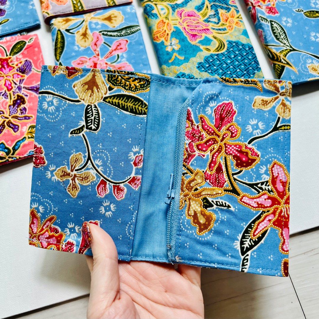 CHOPE! Batik Tissue Holder Handmade in Singapore, Women's Fashion, Bags ...