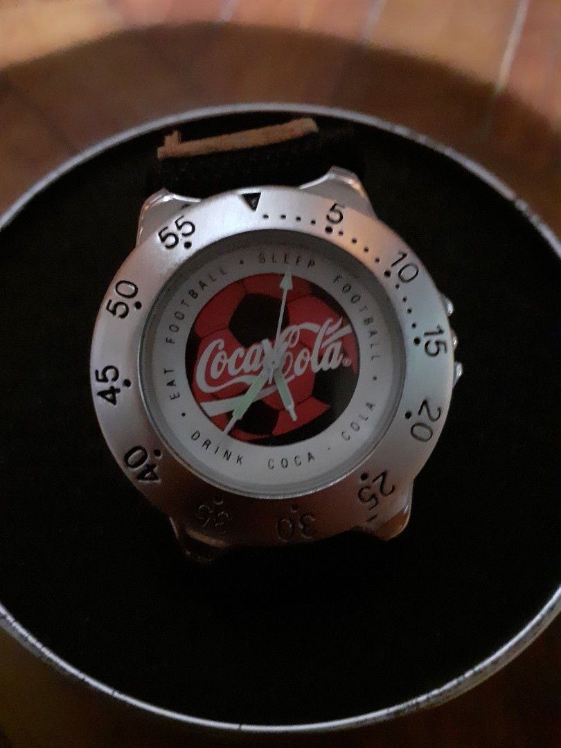Cocacola Watch, Men's Fashion, Watches & Accessories, Watches on Carousell