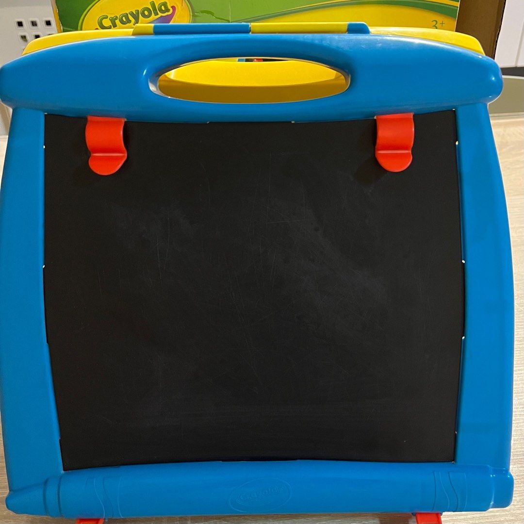 Crayola Table Easel (Art-to-Go), Hobbies & Toys, Stationery & Craft ...