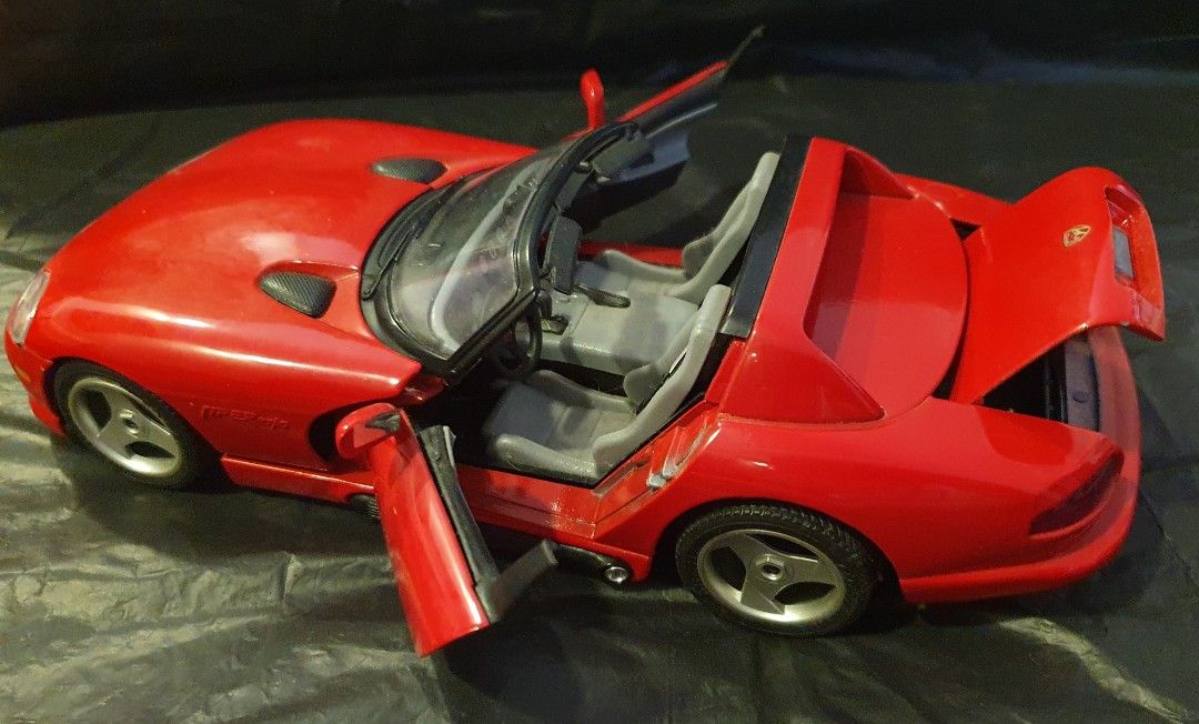 Dodge Viper Die Cast Car model 1/18 scale, Hobbies & Toys, Toys & Games ...