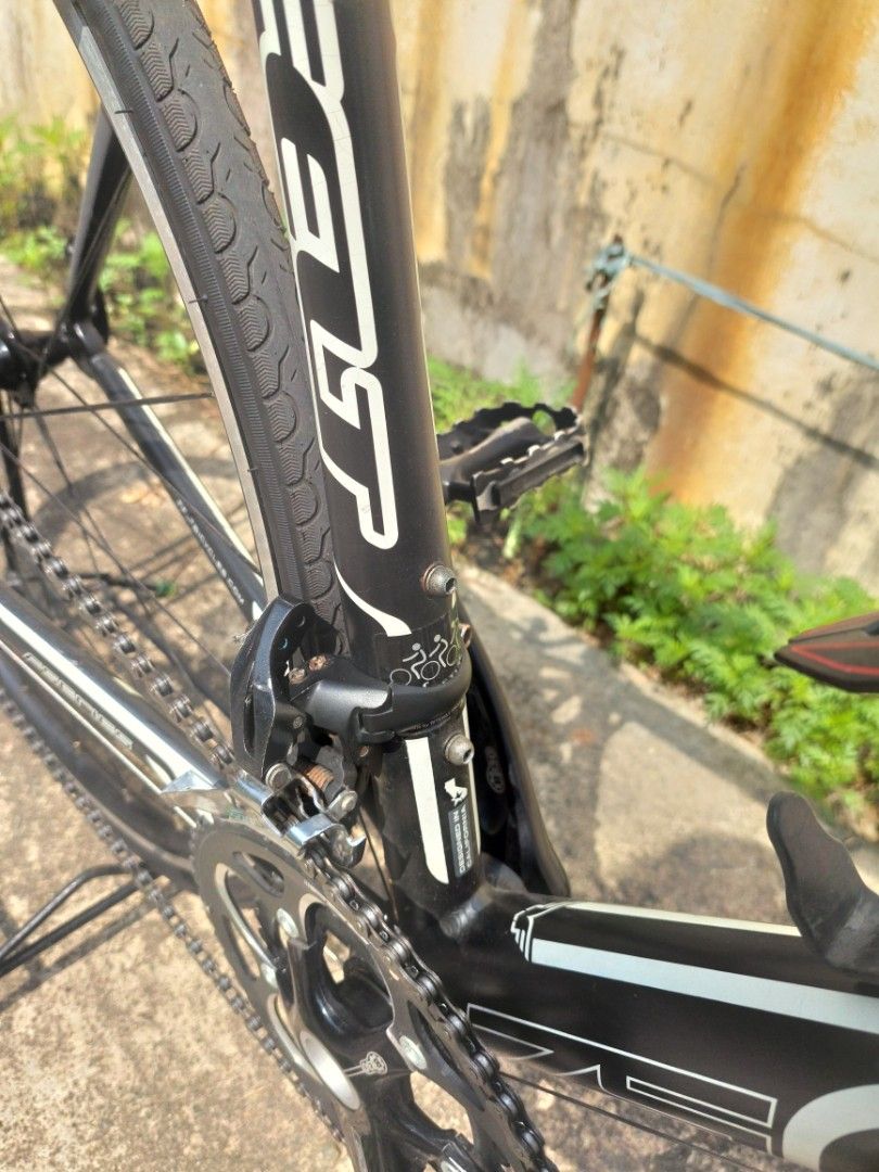 Felt f75 road bike, Sports Equipment, Bicycles & Parts, Bicycles on Carousell