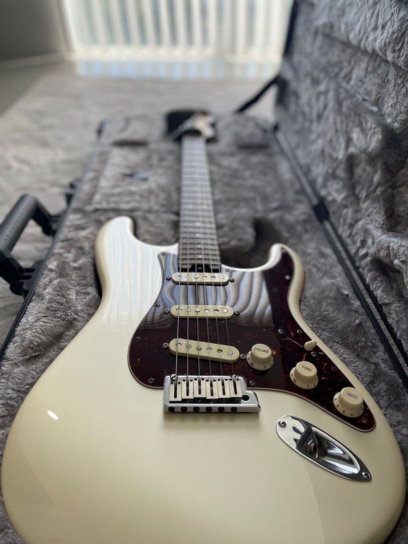 Fender Elite Stratocaster SSS, Hobbies & Toys, Music & Media, Musical ...