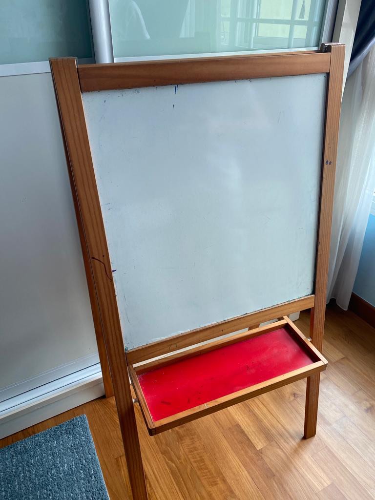 Foldable whiteboard & chalkboard, Hobbies & Toys, Toys & Games on Carousell