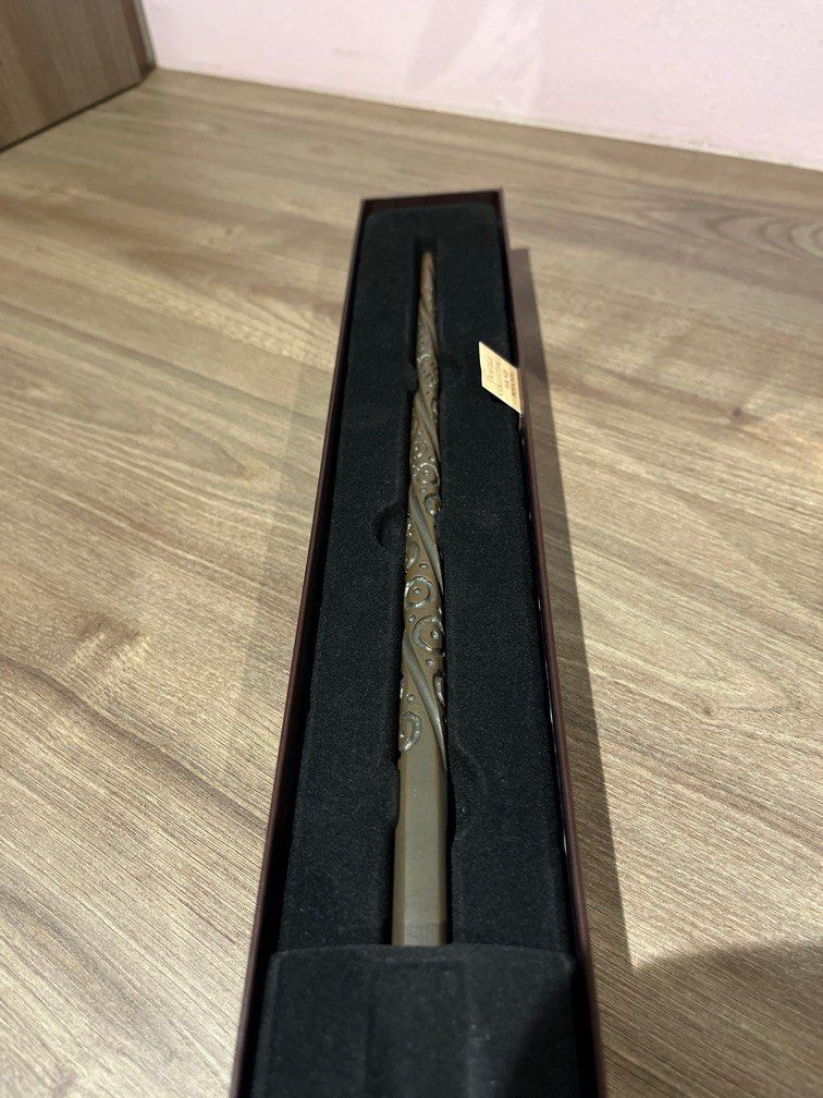 Harry Potter Original Wands, Hobbies & Toys, Memorabilia & Collectibles ...
