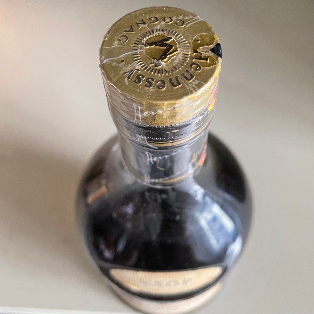 Hennessy VSOP Cognac Gold cap vintage no box 700ml, Food & Drinks ...