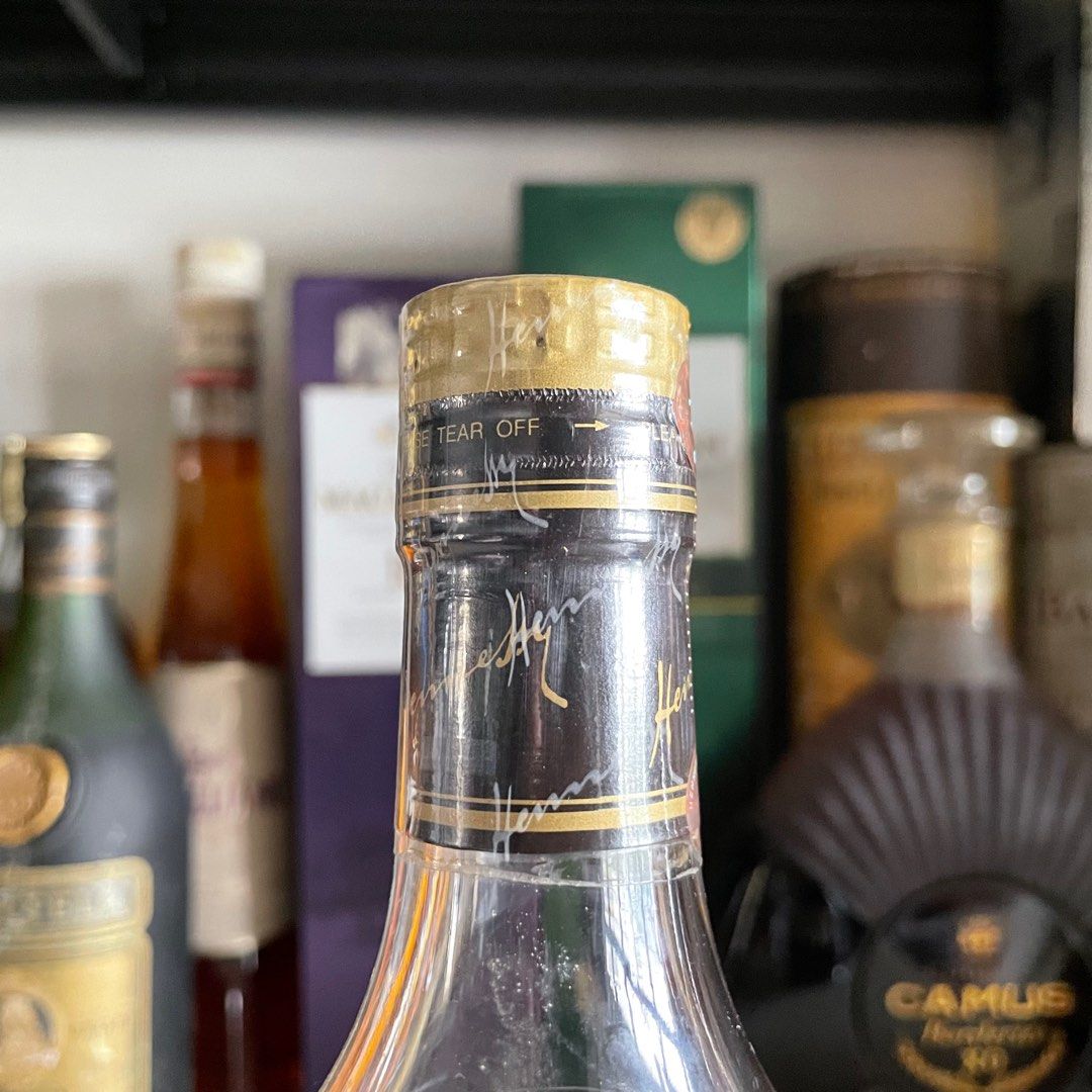 Hennessy VSOP Cognac Gold cap vintage no box 700ml, Food & Drinks ...