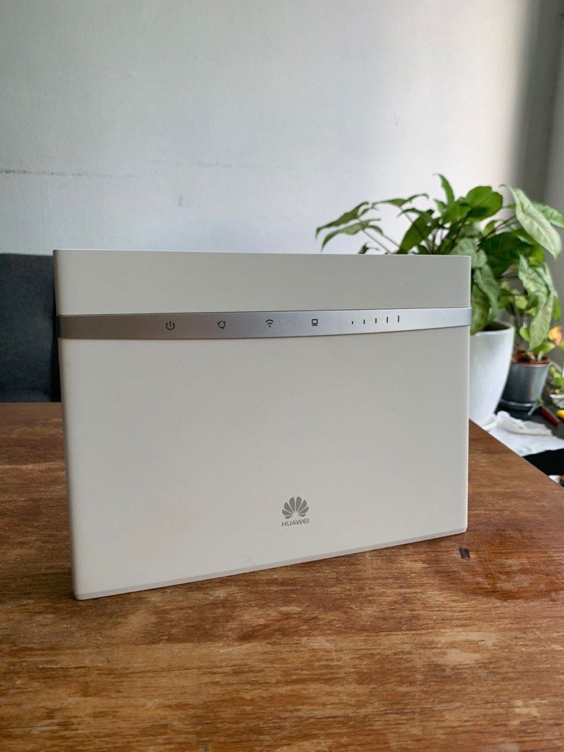 Huawei 4G router B525 (sim modem), Computers & Tech, Parts ...