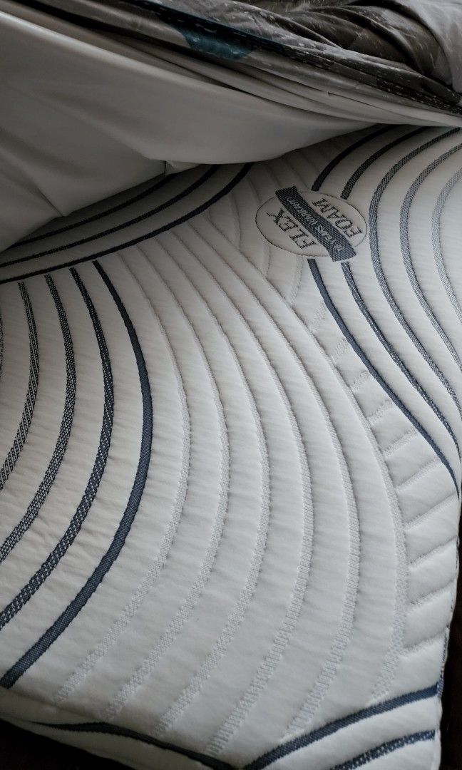 MANDAUE FOAM QUEEN SIZE, Furniture & Home Living, Furniture, Bed Frames ...