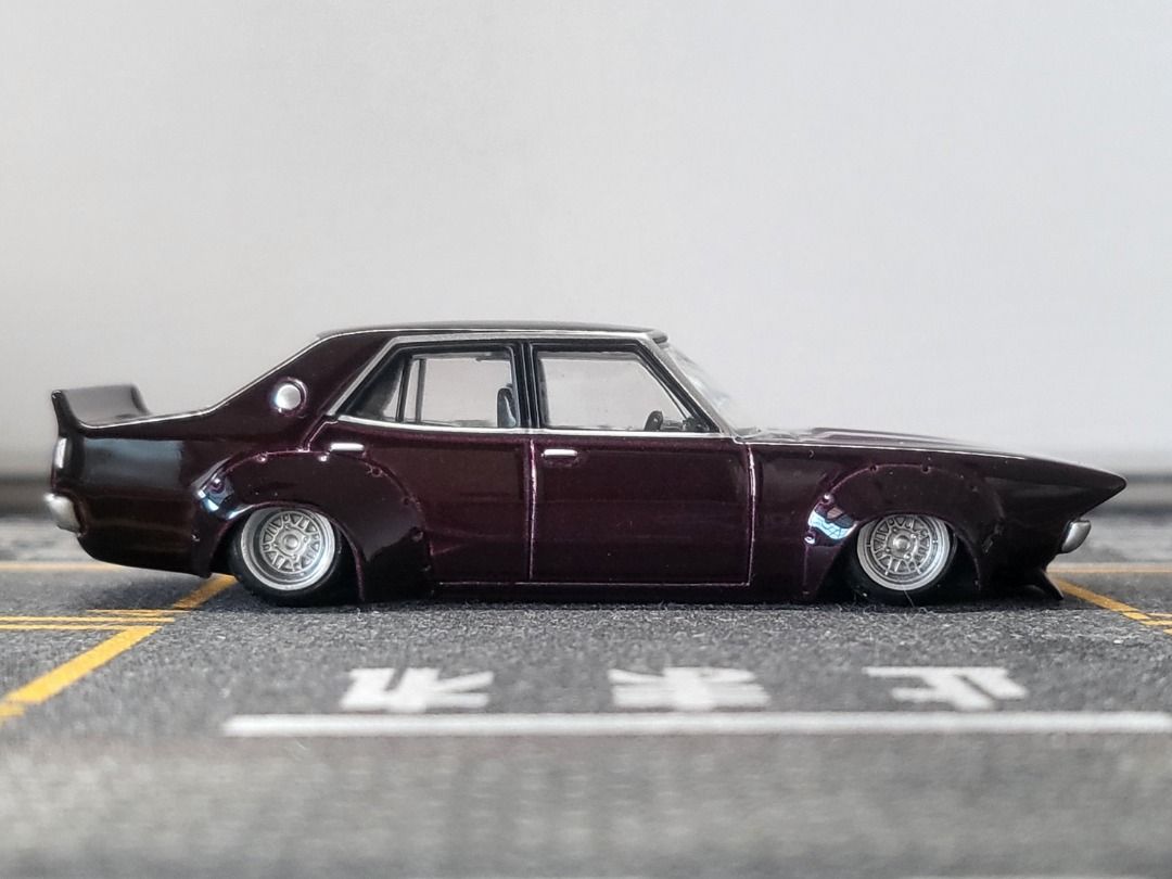 Nissan Skyline (Kenmeri Pre-Facelift) 4 Door 1973 Aoshima car 1/64 ...