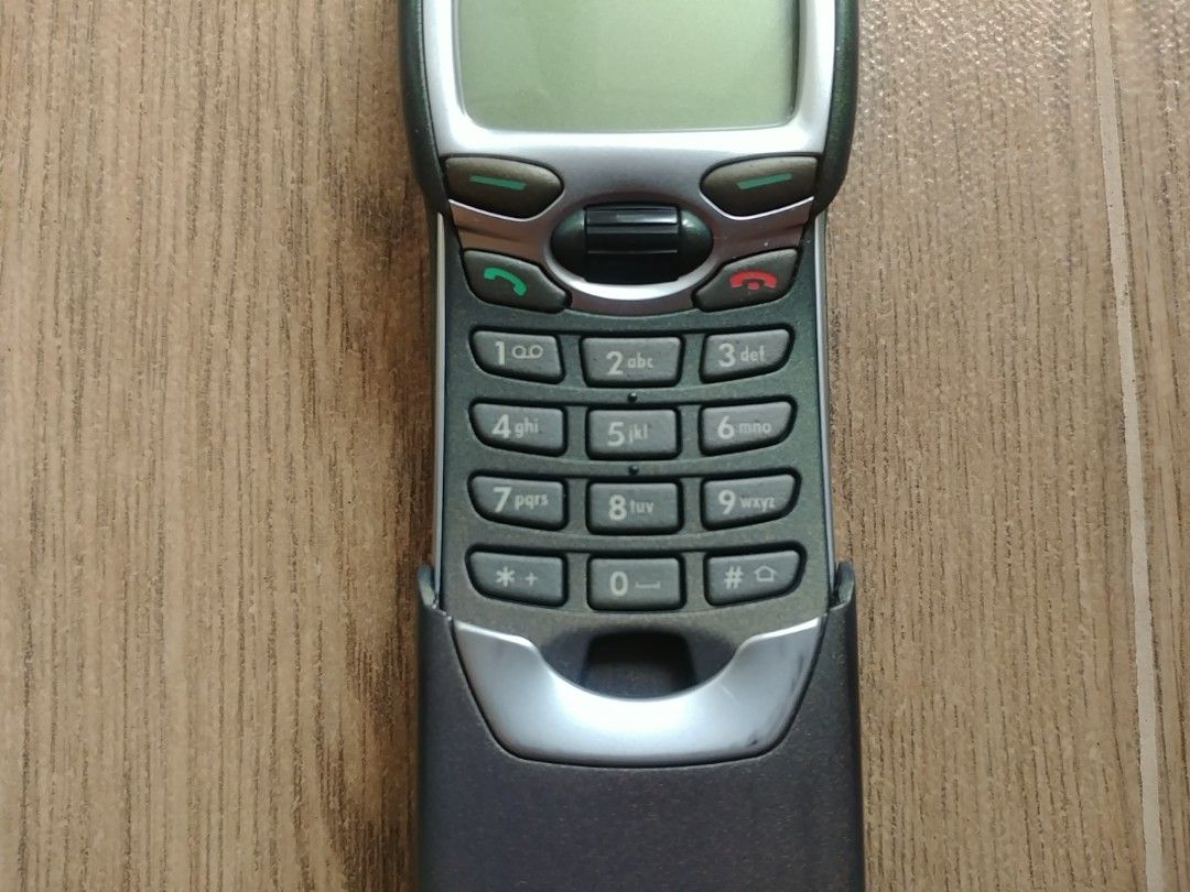 Nokia 7110 with charger (unlocked version), 手提電話, 手機, 其他手機 - Carousell
