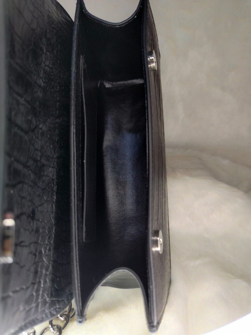 Original HOW R U Sling Bag, Women's Fashion, Bags & Wallets, Purses ...