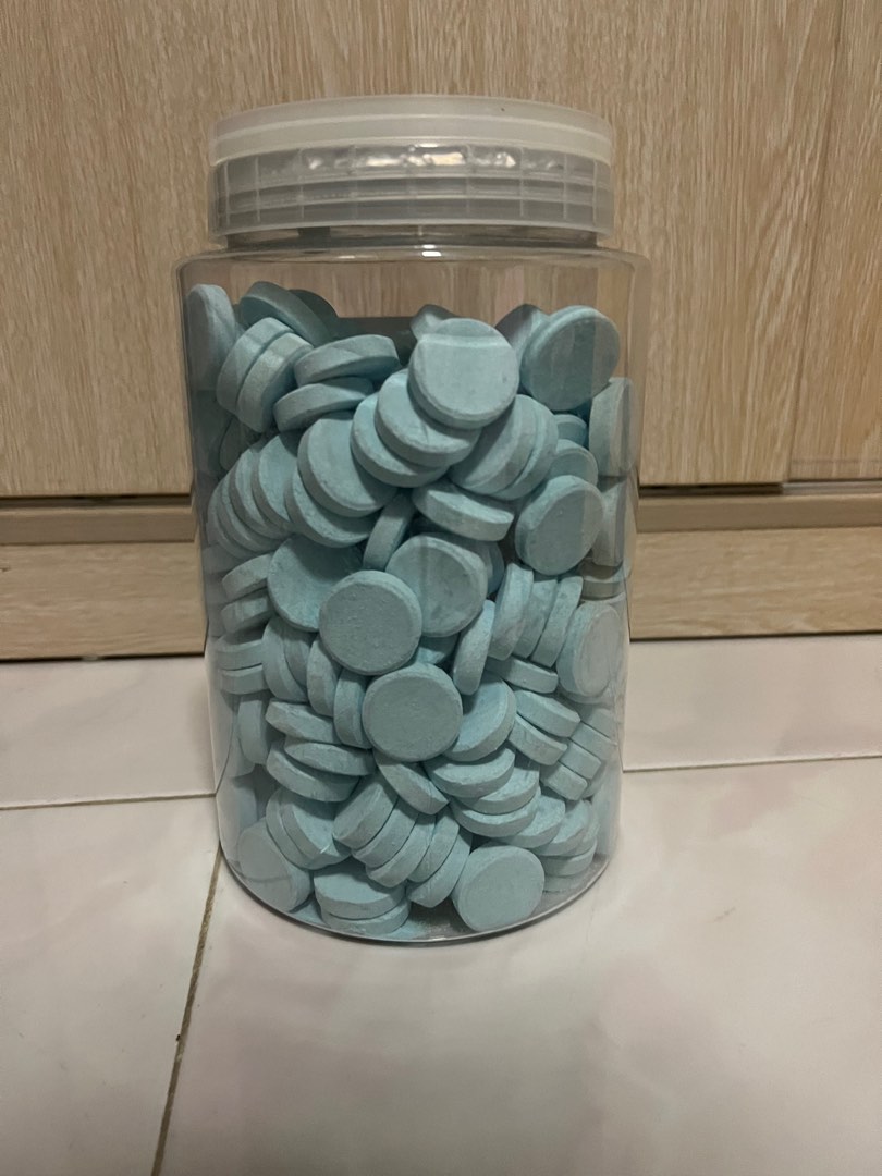 Pedicure Fizz, Beauty & Personal Care, Foot Care on Carousell