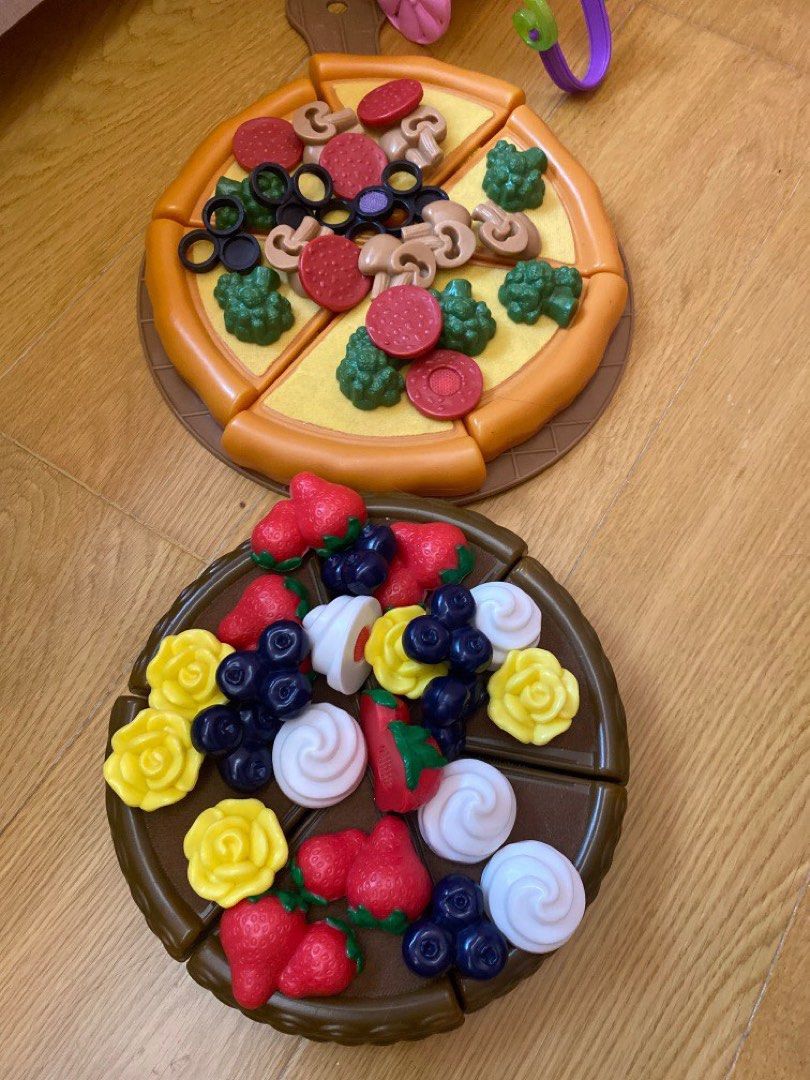 Pizza and cake with Velcro toppings . 2 sets together, Hobbies & Toys ...