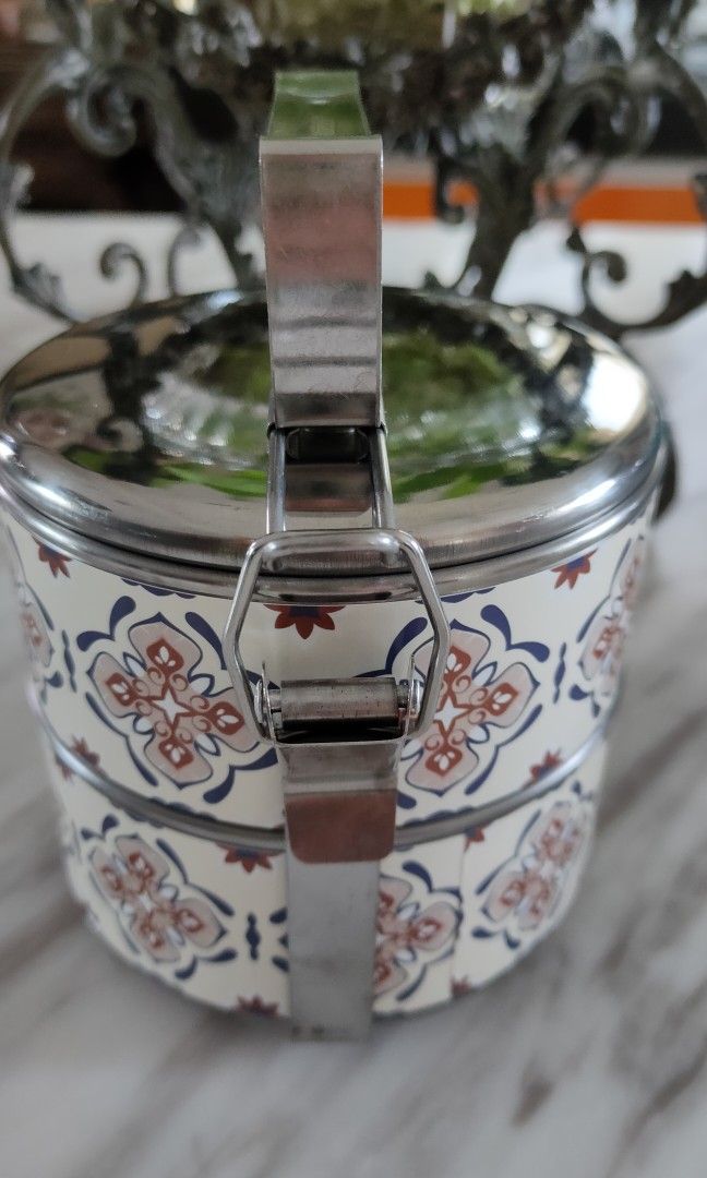 Pretty design Tiffin, Furniture & Home Living, Kitchenware & Tableware ...