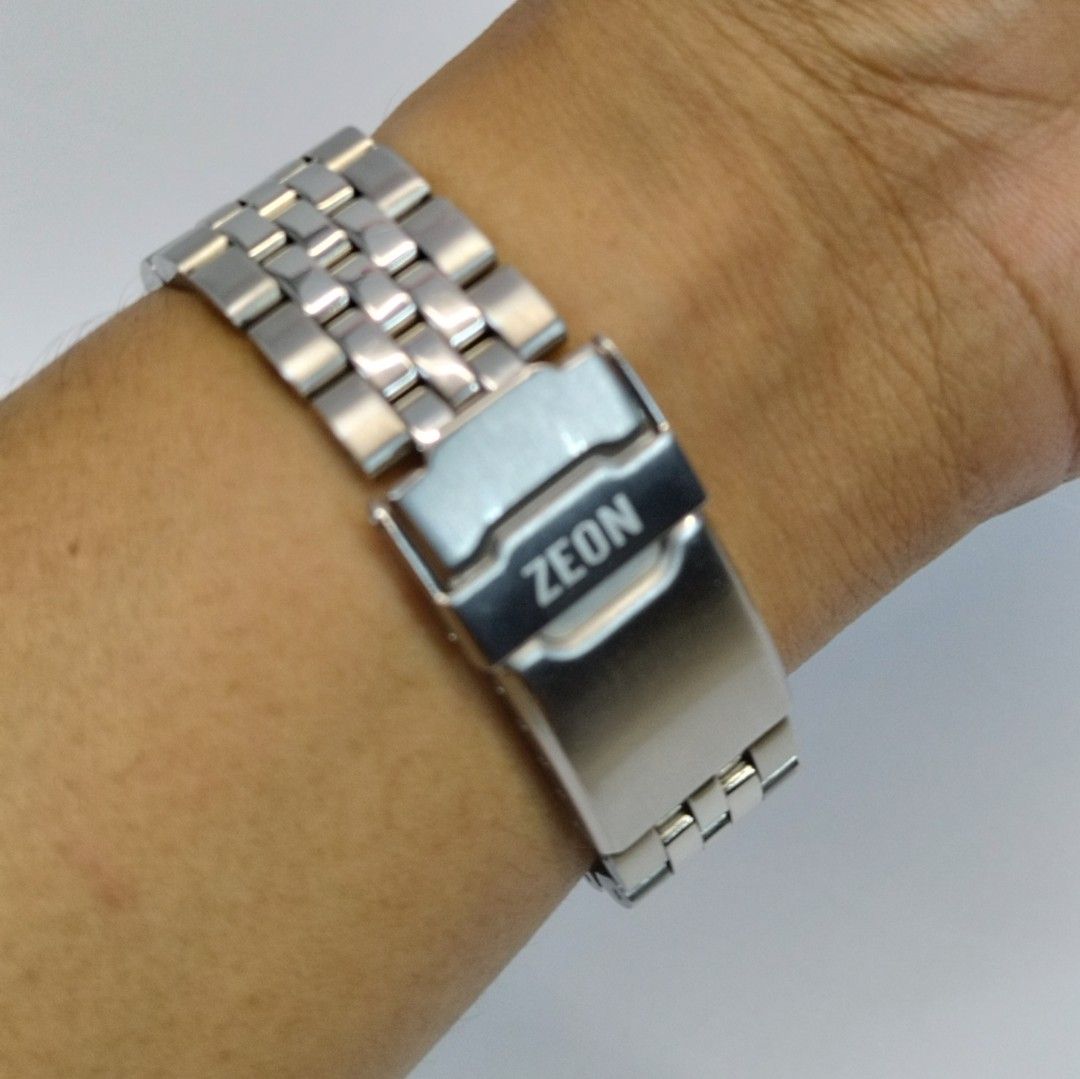 Rare Citizen Promaster C460 Collab Zeon (Gundam), Men's Fashion ...