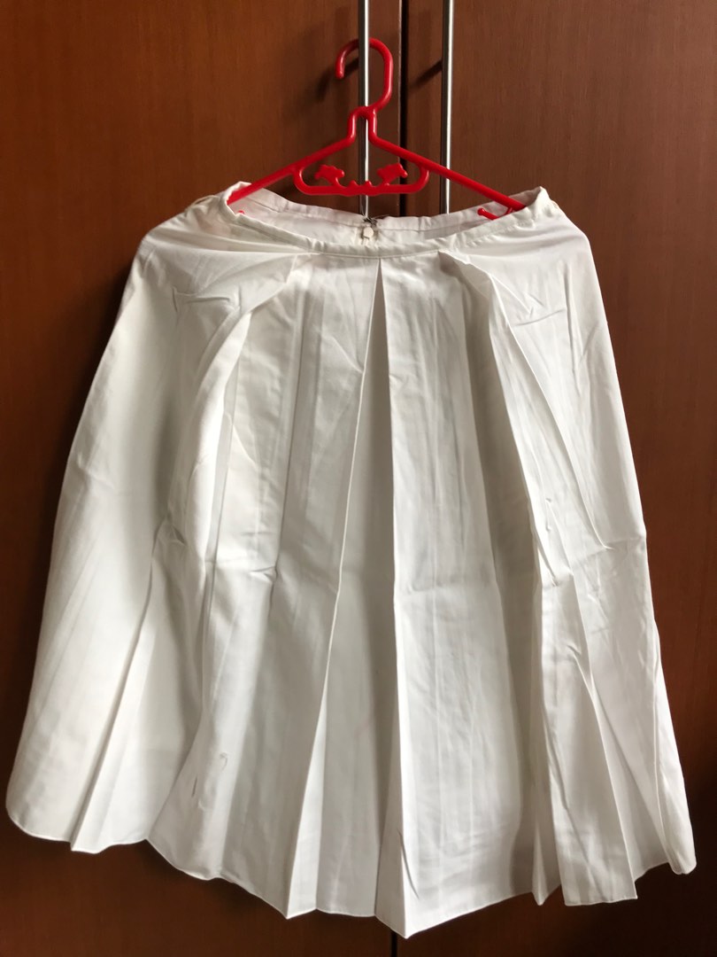 Rok Putih, Fesyen Wanita, Pakaian Wanita, Bawahan di Carousell