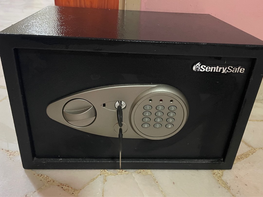 Safe Box, Furniture & Home Living, Security & Locks, Safe on Carousell