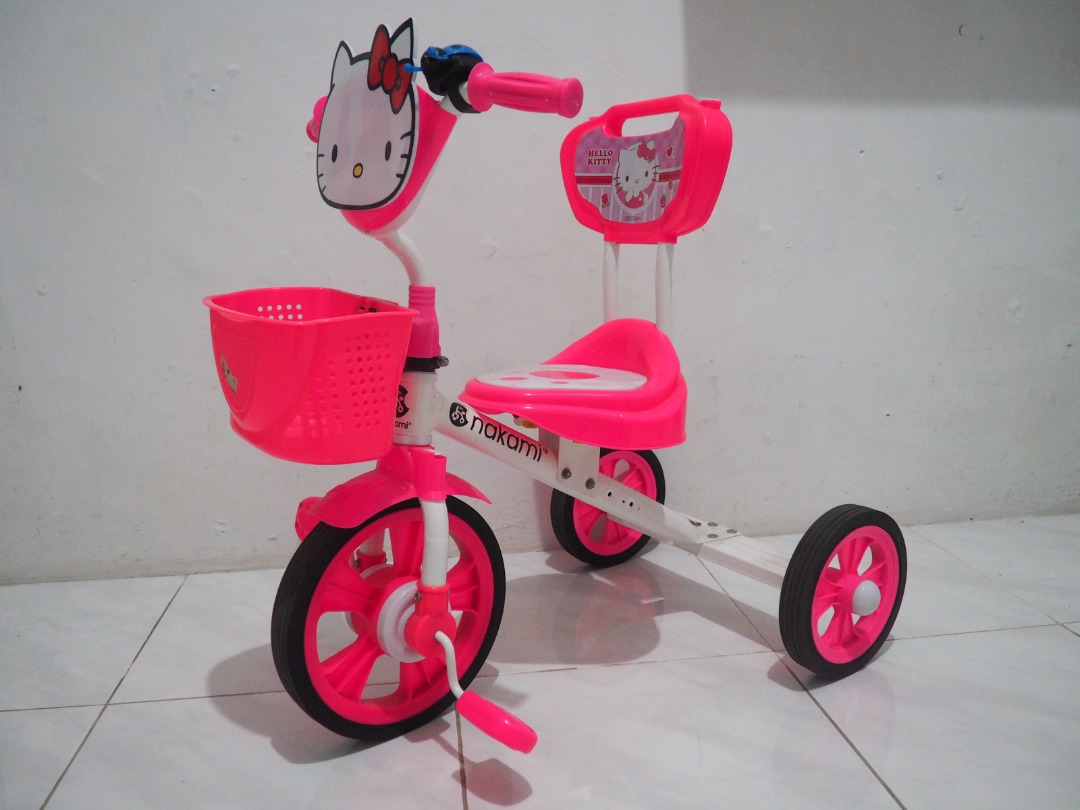Sepeda roda tiga Hello Kitty pink Nakami, Olah Raga, Sepeda di Carousell