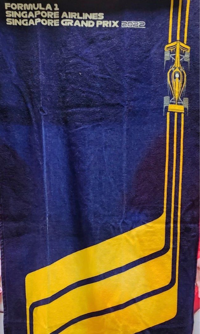 SIA F- towel display, Furniture & Home Living, Kitchenware & Tableware ...