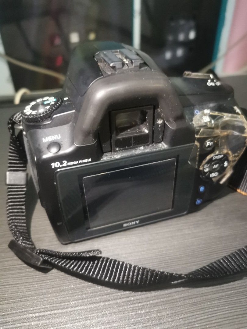 Sony A230 body, Photography, Cameras on Carousell