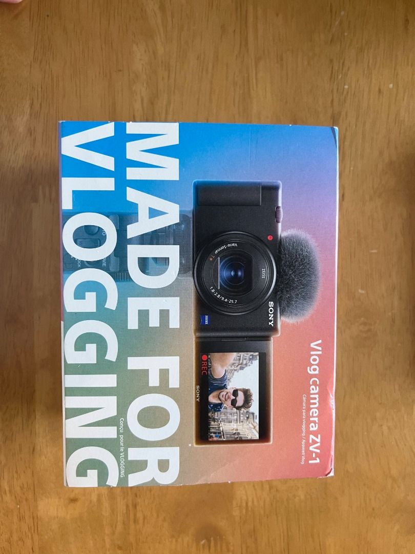 Sony ZV1 with additional battery, Photography, Cameras on Carousell