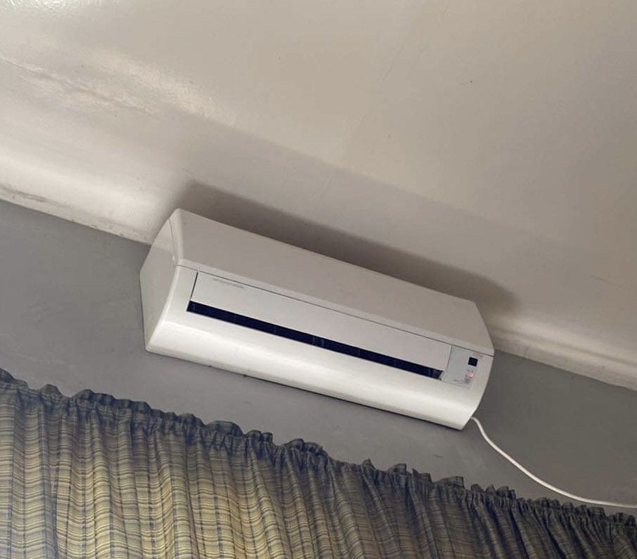 SPLIT TYPE AIRCON GREE 1.5HP INVERTER, TV & Home Appliances, Air ...