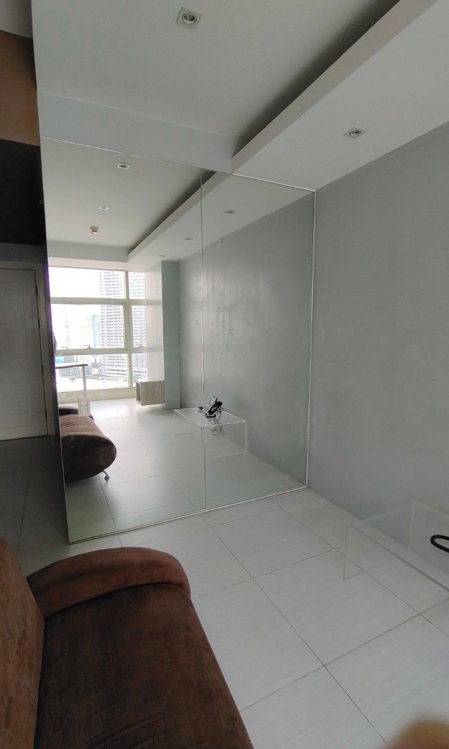 Studio Unit on High End Greenfield EDSA Shaw Blvd - Twin Oaks Place ...