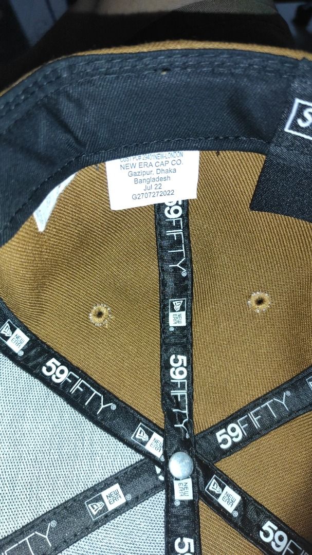 Supreme money box logo new era, Men's Fashion, Watches & Accessories ...