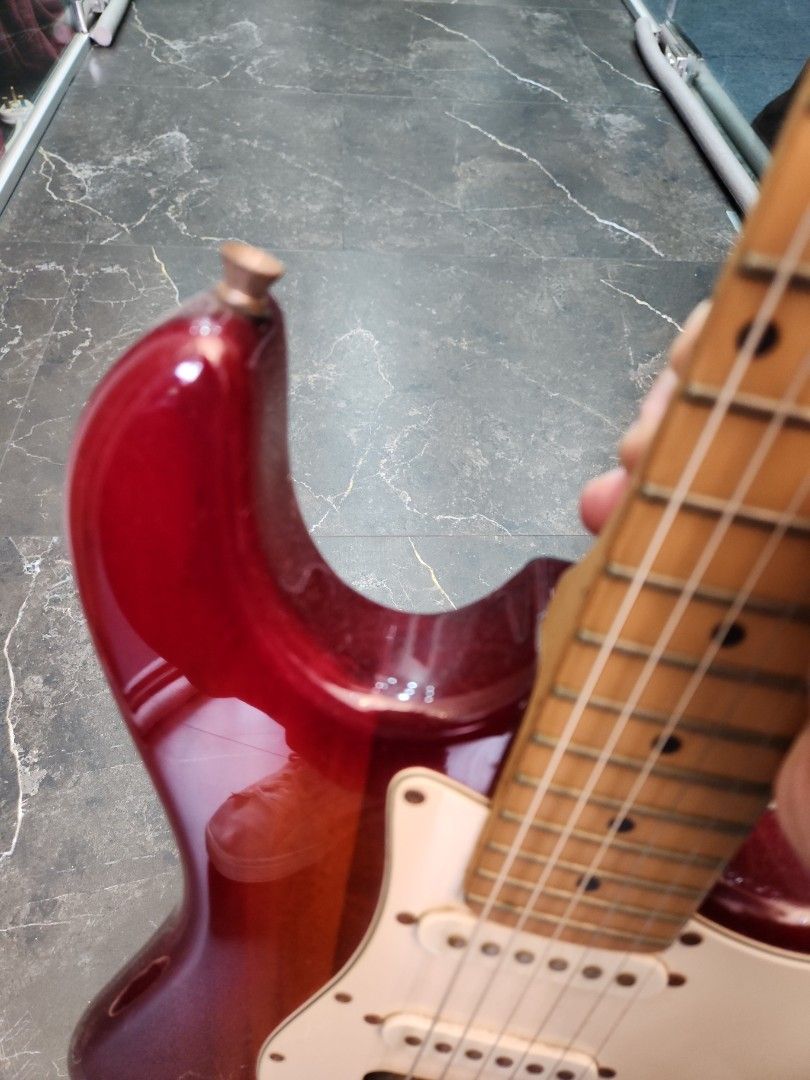 Swing Electric guitar, Hobbies & Toys, Music & Media, Musical ...