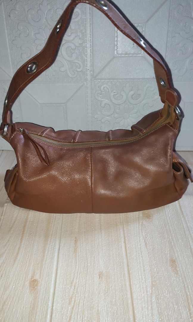 Tas Tods Kulit Asli seken bekas second preloved ada minus di veter ...