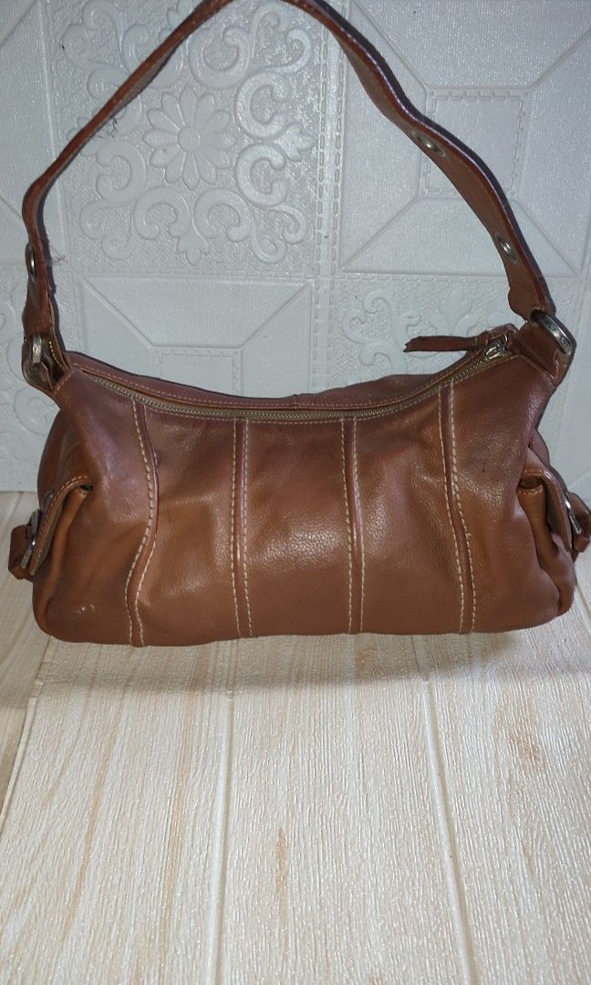 Tas Tods Kulit Asli seken bekas second preloved ada minus di veter ...