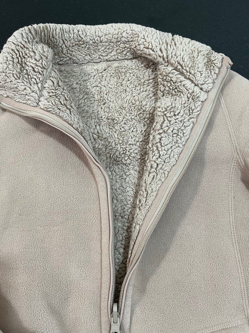 Uniqlo thick fleece reversible jacket, Women's Fashion, Coats, Jackets ...