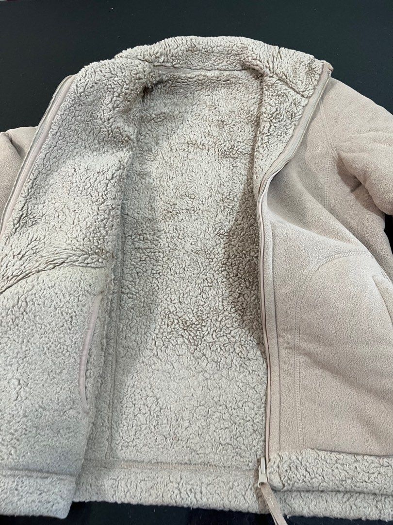 Uniqlo thick fleece reversible jacket, Women's Fashion, Coats, Jackets ...